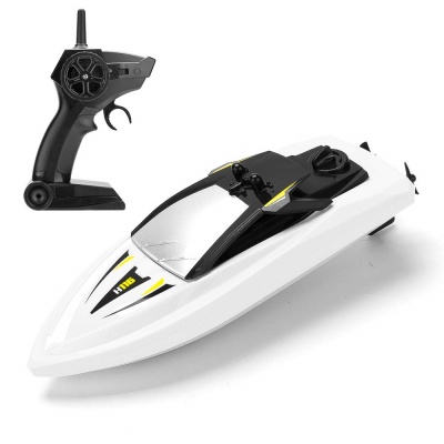 10 Best Remote Control Boats Reviewed in 2024 | BornCute